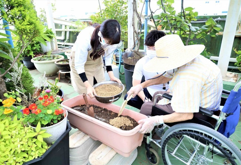 園芸療法で心身にアプローチし、生き生きとした日々を目指す（前編）｜平成医療福祉グループnote