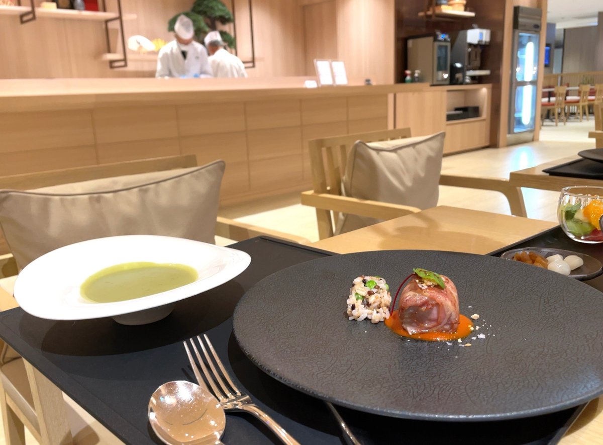 03 JALさんのフライトnote】成田空港 国際線ファーストクラスラウンジ｜Sora＊note