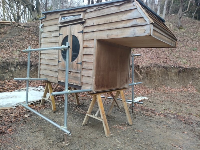 旅でお世話になったモバイルのタイニーハウス 車から降ろしました｜shanthi-usui