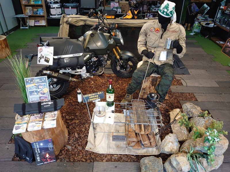 キャンプツーリング必須アイテム！？進化する焚き火台 【HITAKI -solo】｜アドベンチャーレオ