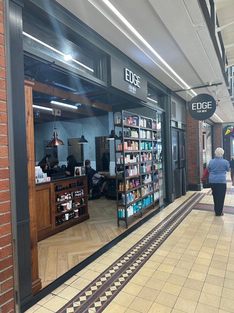 海外で髪を切る勇気｜Shunta Suzuki