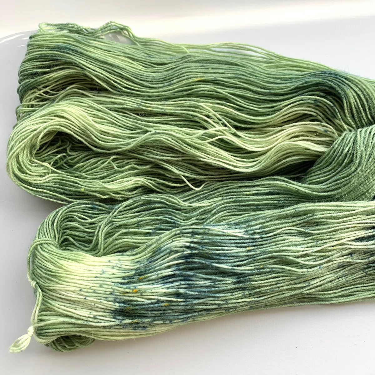 May-colored hand-dyed sock yarn [Hand dyed yarn in May]｜cotto mou/心躍る ...