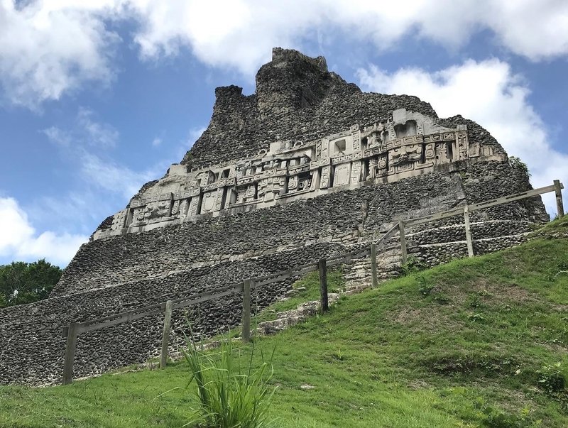 ベリーズ観光地紹介②シュナントゥニッチ遺跡｜Tachu.