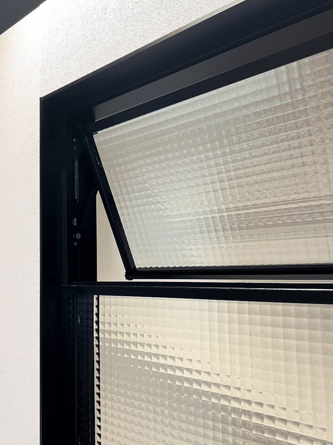 アルメタックス東京ショールームを紹介します オフィスにあるシンプルモダンな空間へようこそ！｜almetax_official