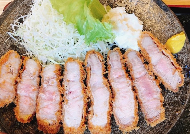 サクッとジューシーなとんかつ｜dgnfj