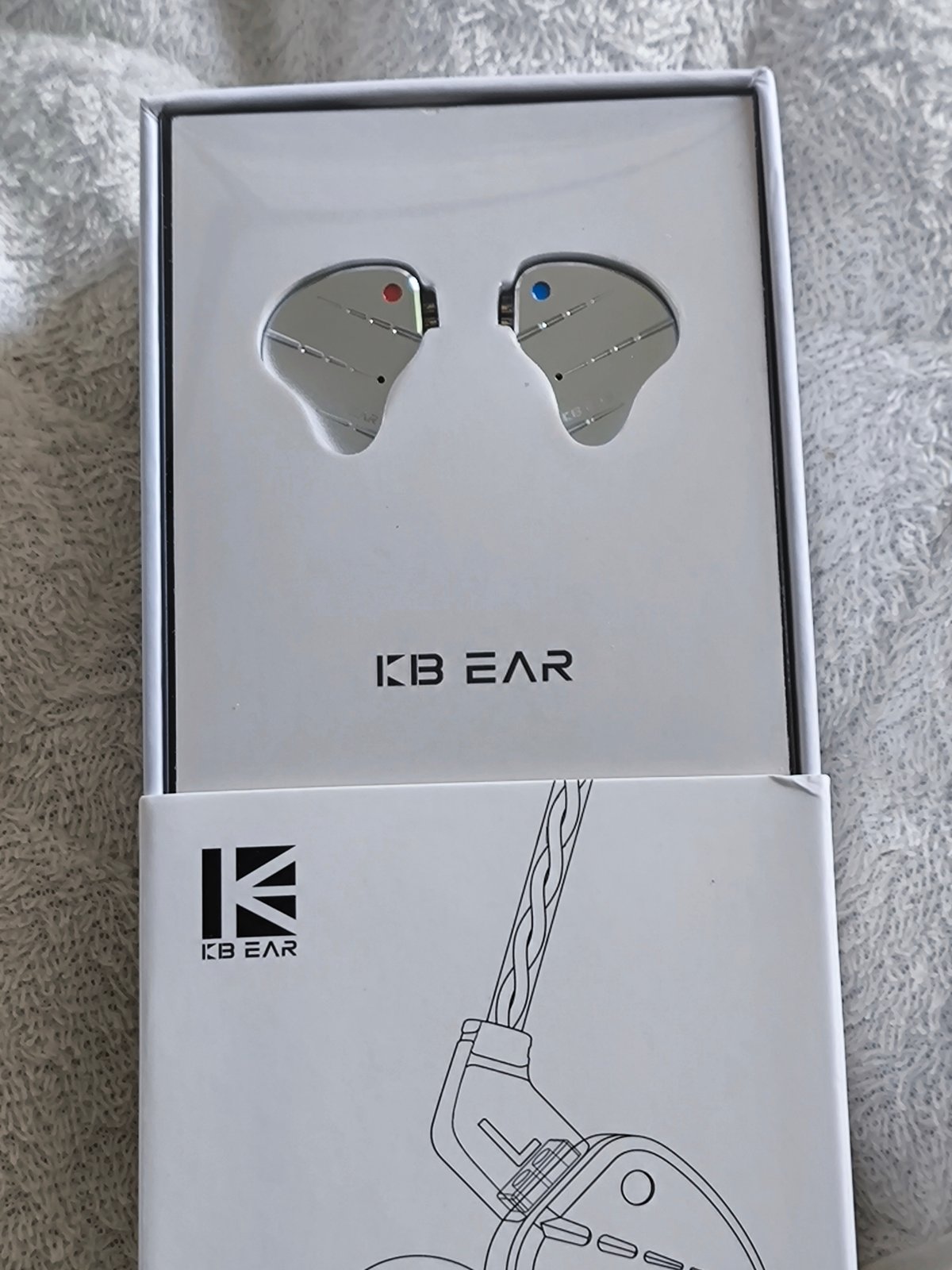 KBEAR KS10 堅実な音作りとビルドの中華ハイブリッドイヤホン #PR｜西野績葉