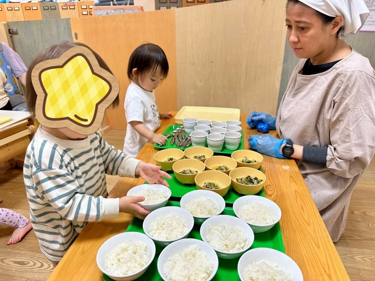 自分で食事の準備をしています！（マフィス北参道）｜Maffice -マフィス- | 保育note