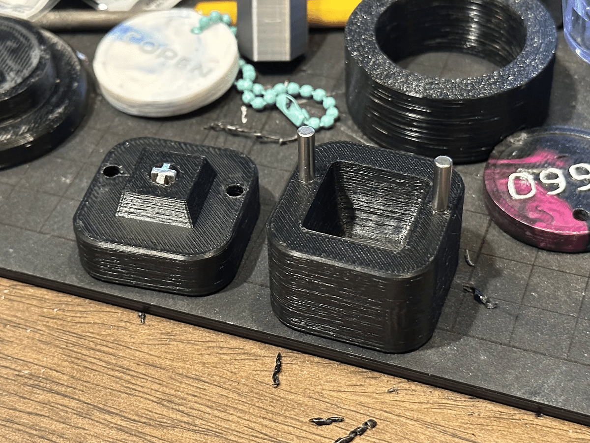 FFF式3Dプリンタで作った型と廃プラで圧縮成形｜ysk