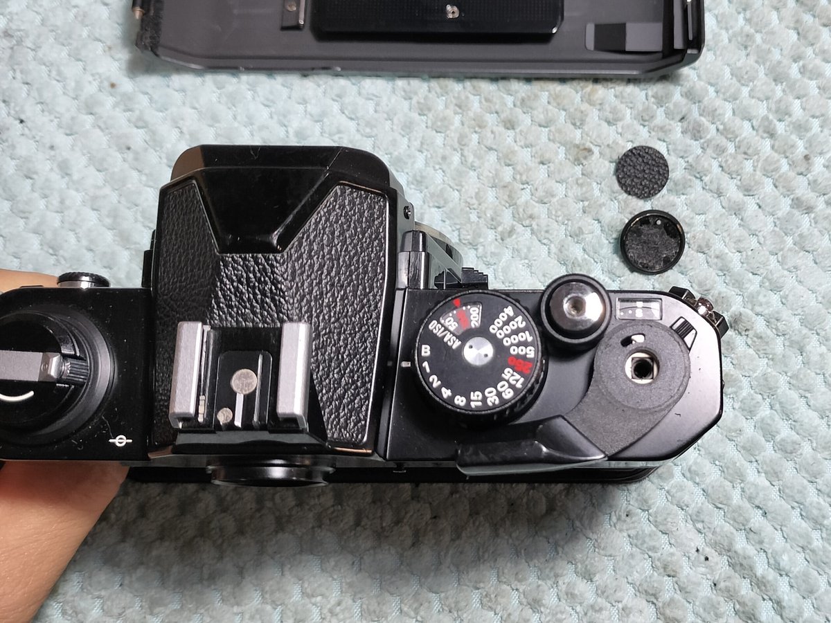 Nikon FM2の分解｜フィルムカメラ修理のアクアカメラ