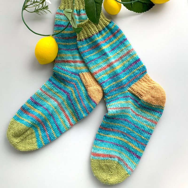 ブルーのsocksに魅せられてるのはなぜか｜cotto mou/編み物と私と日々の徒然