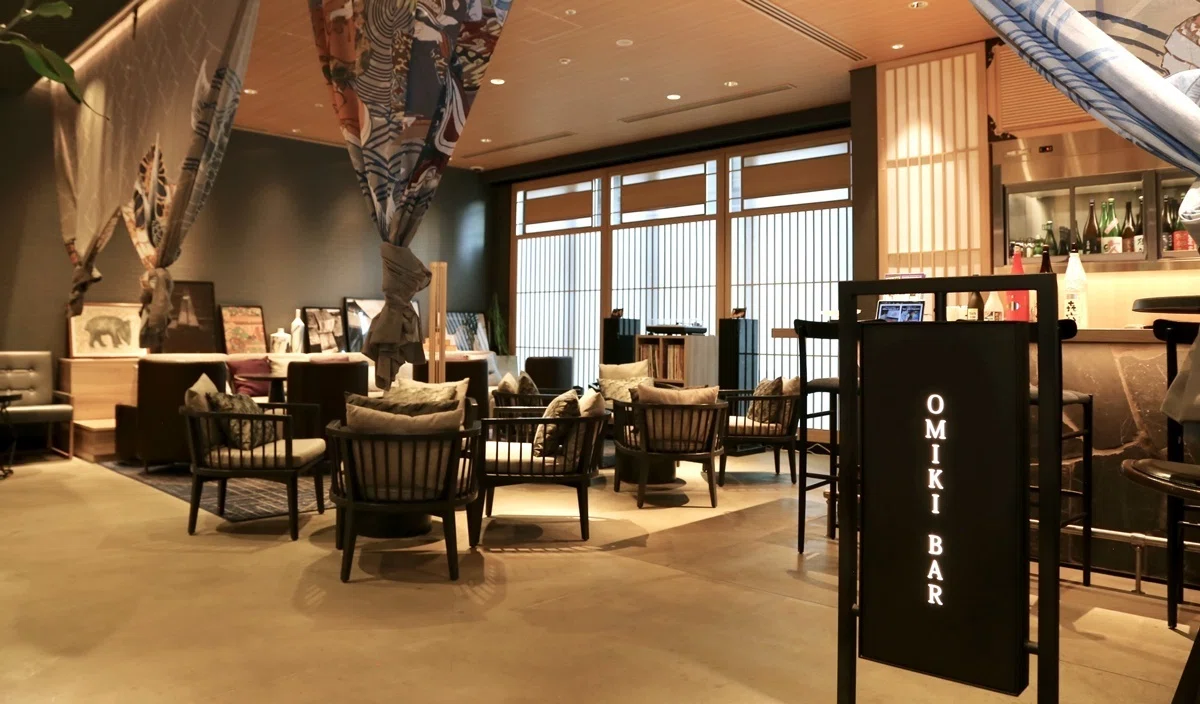 【KAORIUM導入インタビュー】OMIKI BARさま：お客様の9割は外国人!ソムリエAIで日本酒の特徴を伝えられるように ...