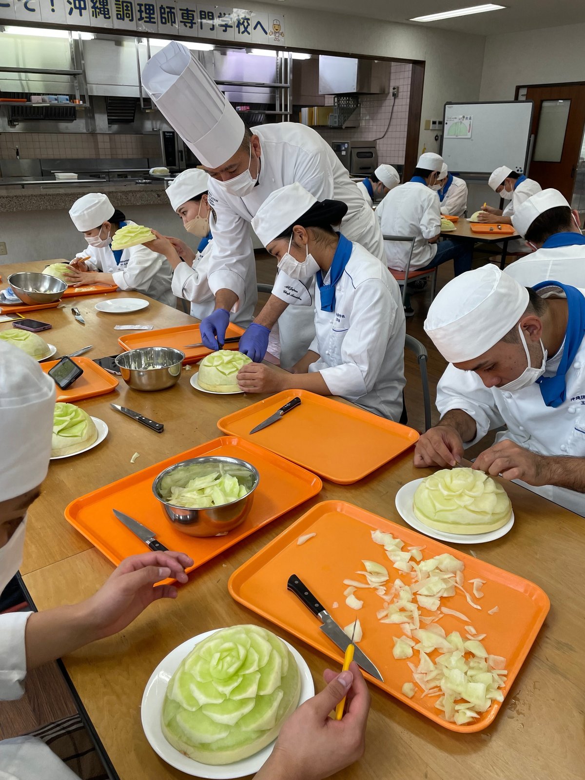 島袋賀政先生_カービング授業｜料理人/Akira Ebihara