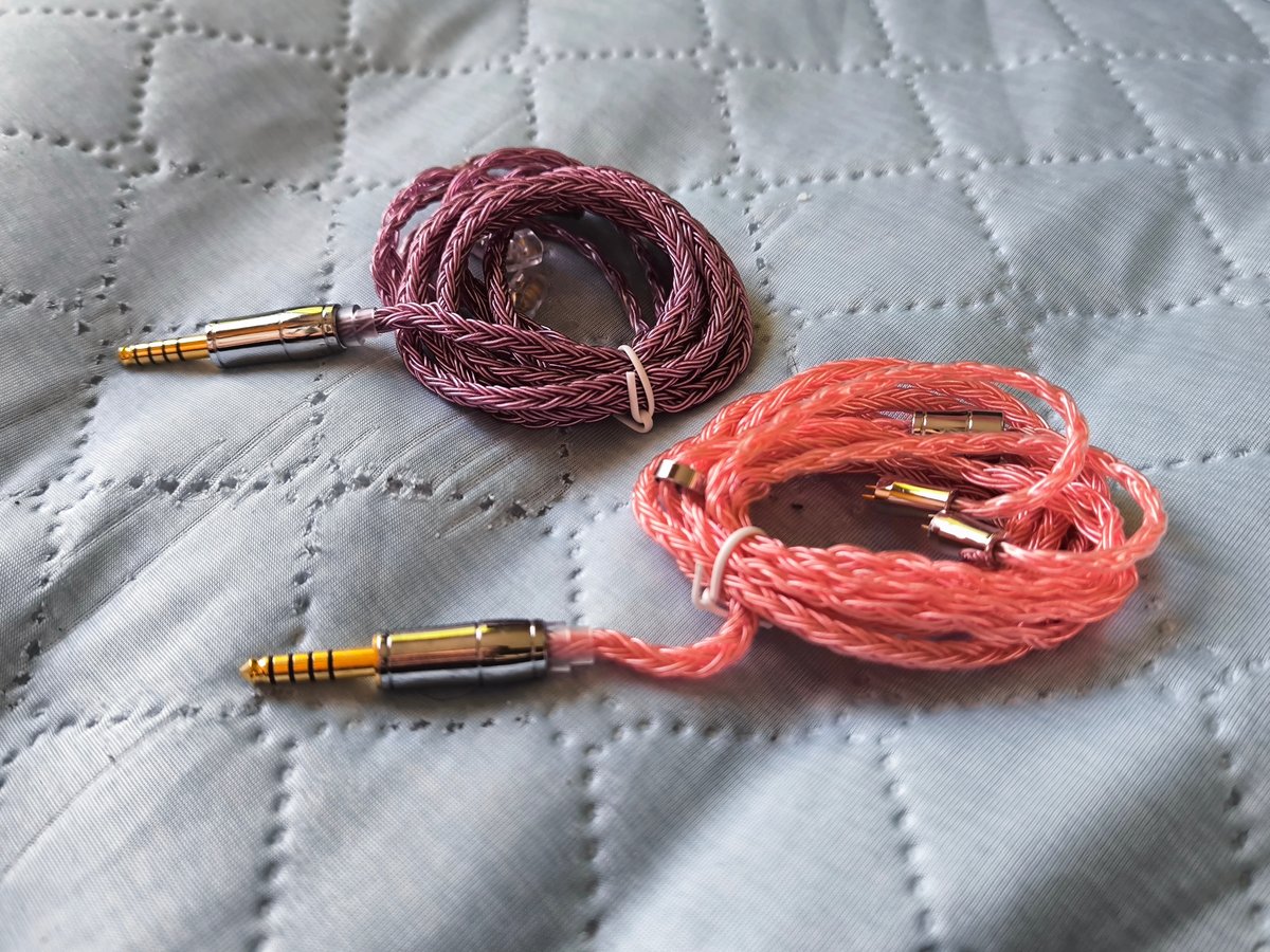 KBEAR ST18はポップでカラフルなイヤホンケーブル #PR｜西野績葉