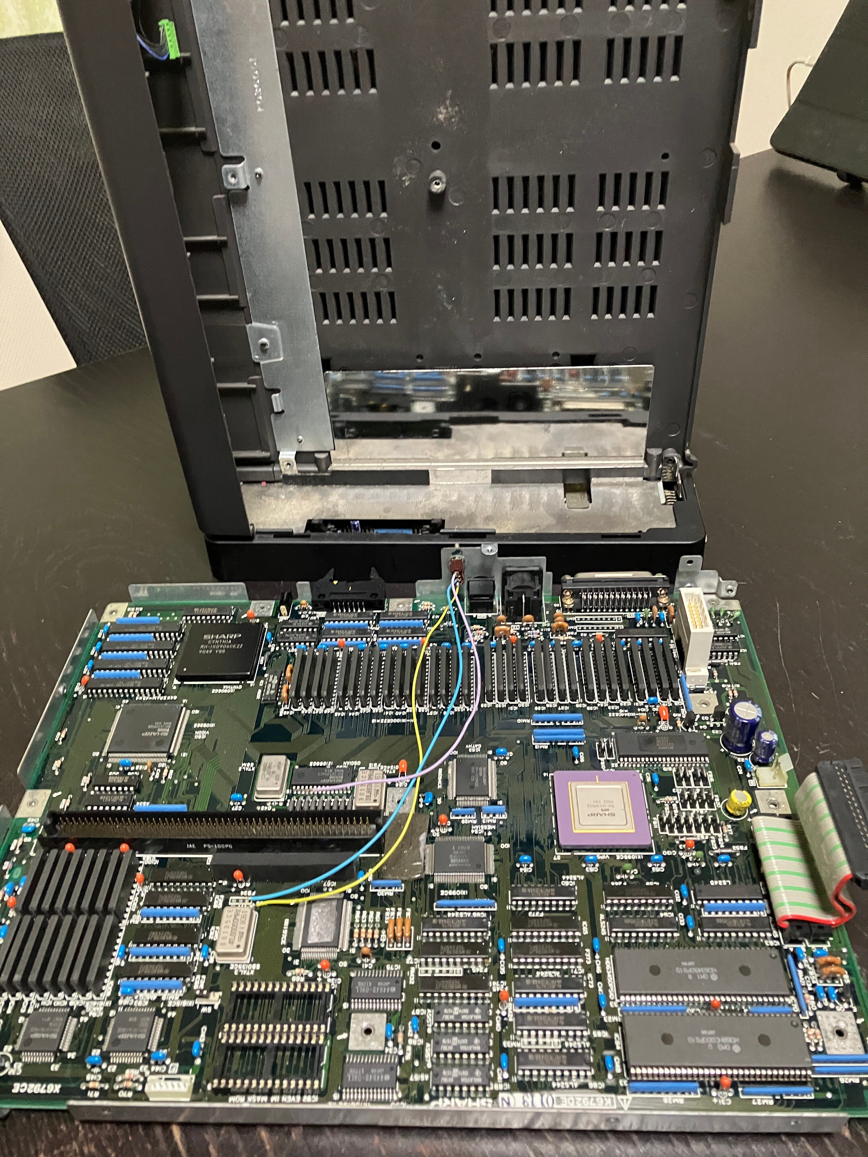 SHARP X68000SUPERのメンテ(分解編)|sargassou SHARP X68000SUPERのメンテ(分解編)|sargassou