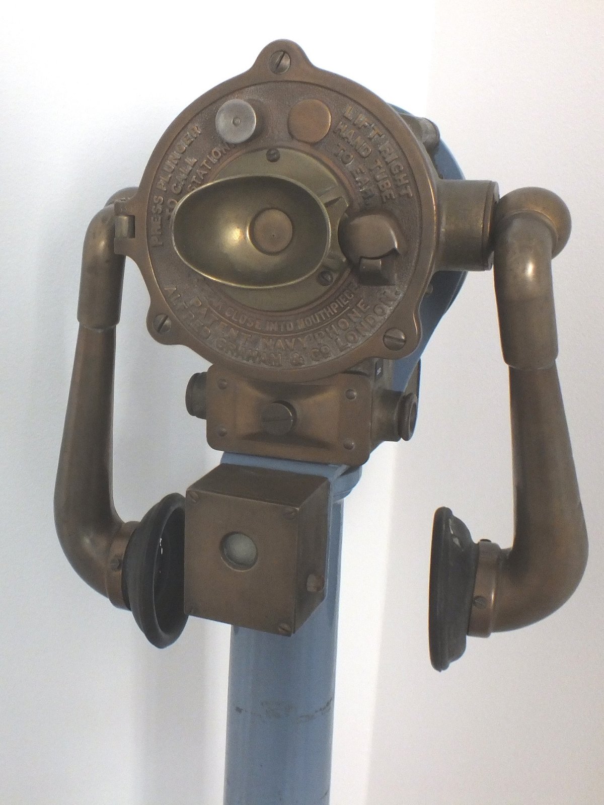 電話の歴史博物館｜露傍の石