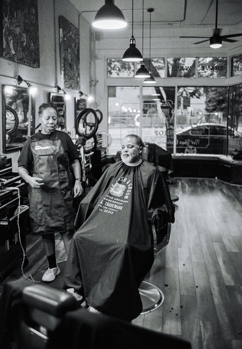 いつもと違う雰囲気のBarber Shop ＜フィルムバージョン＞｜MOJA MOJA
