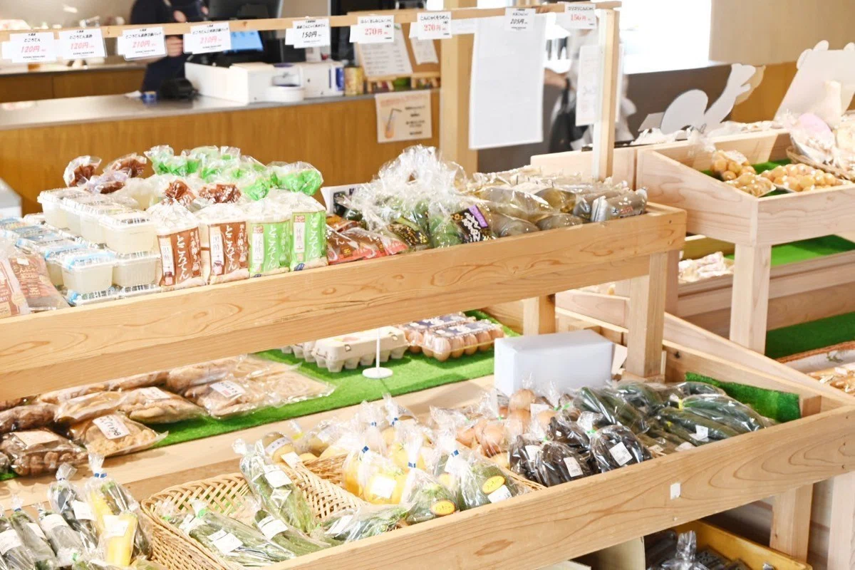 Shopping at Yotteco｜寄居まちづくりNOTE