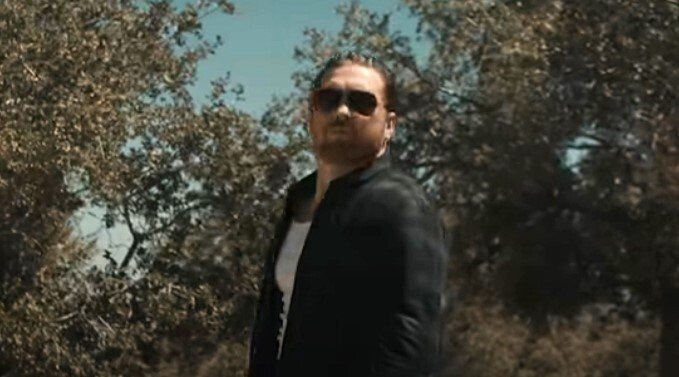 MV『SMOKE』by ディマシュ：感想 ＆ あんまり妄想しなくてすんでる解説｜yoko-tzm