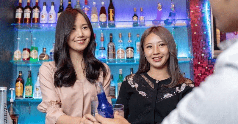 ガールズバーの魅力と働き方について|アイディメント合同会社