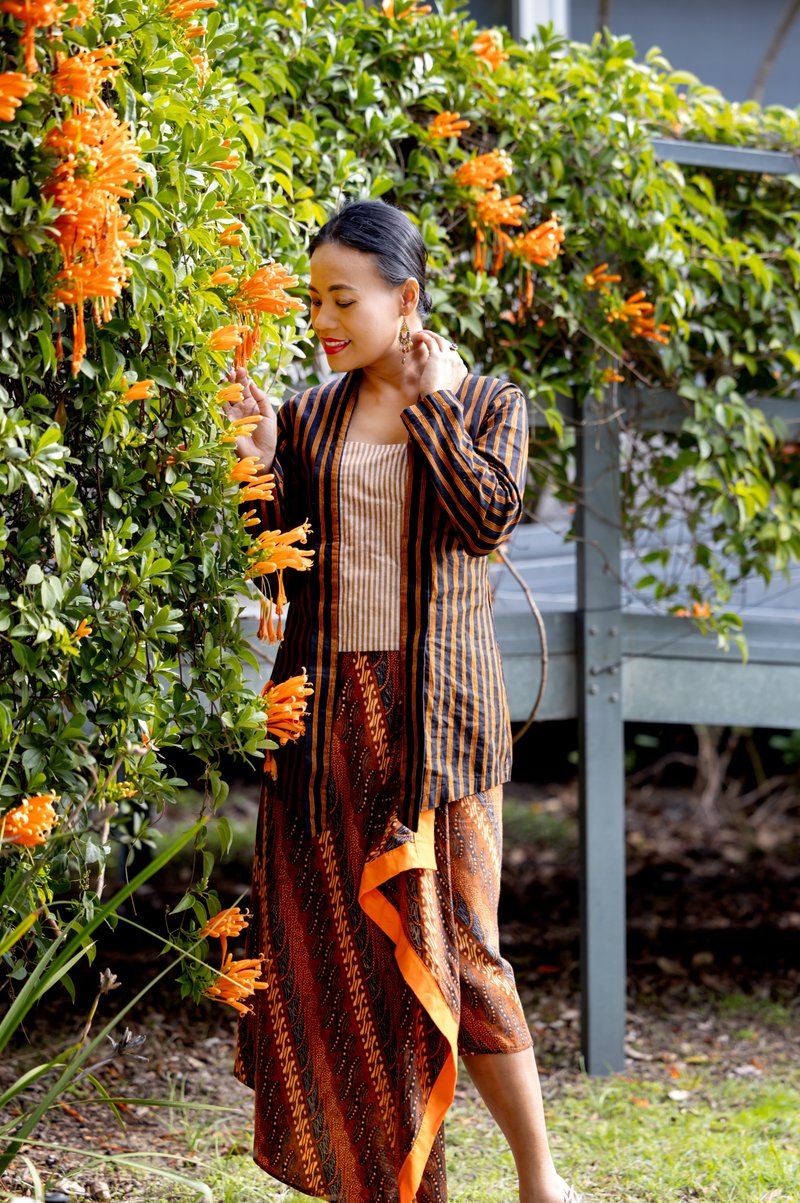 70-200mmレンズ #6 インドネシア衣装｜Miwako Lucy