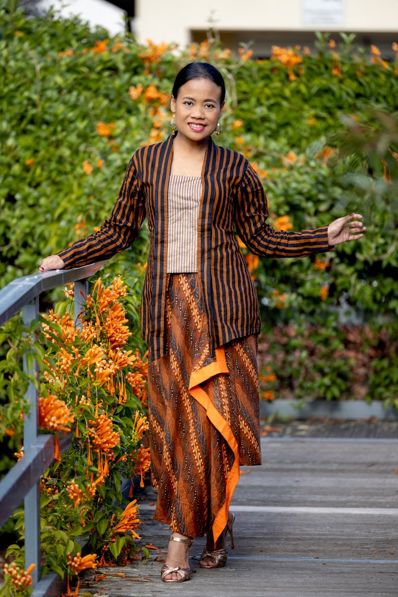 70-200mmレンズ #6 インドネシア衣装｜Miwako Lucy