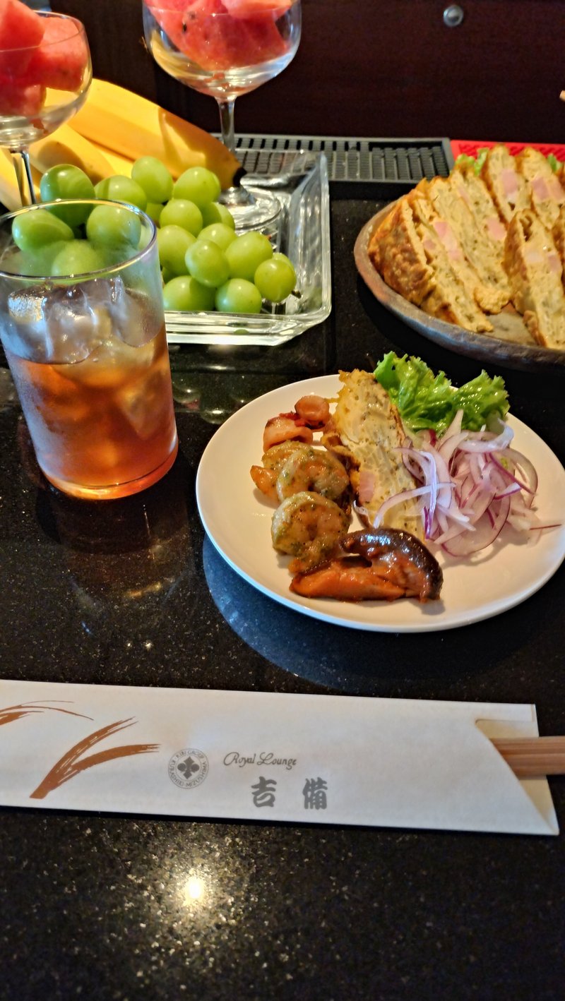 昼飲みBarとドイツの医師｜momoka