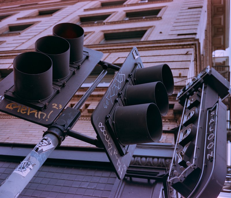 Toy District, Los Angeles (CineStill 400D 120)｜MOJA MOJA