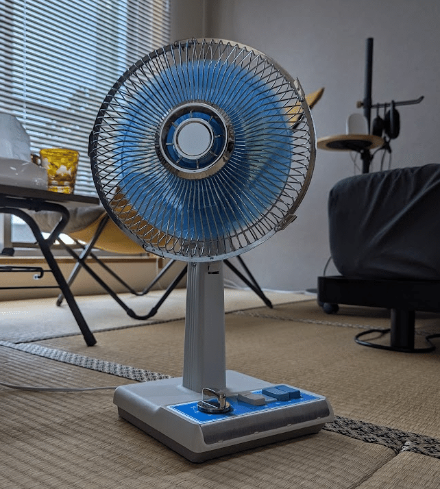 レトロ扇風機が和室にも合っておしゃれで良い｜FRYX CGデザイナーのライフログ