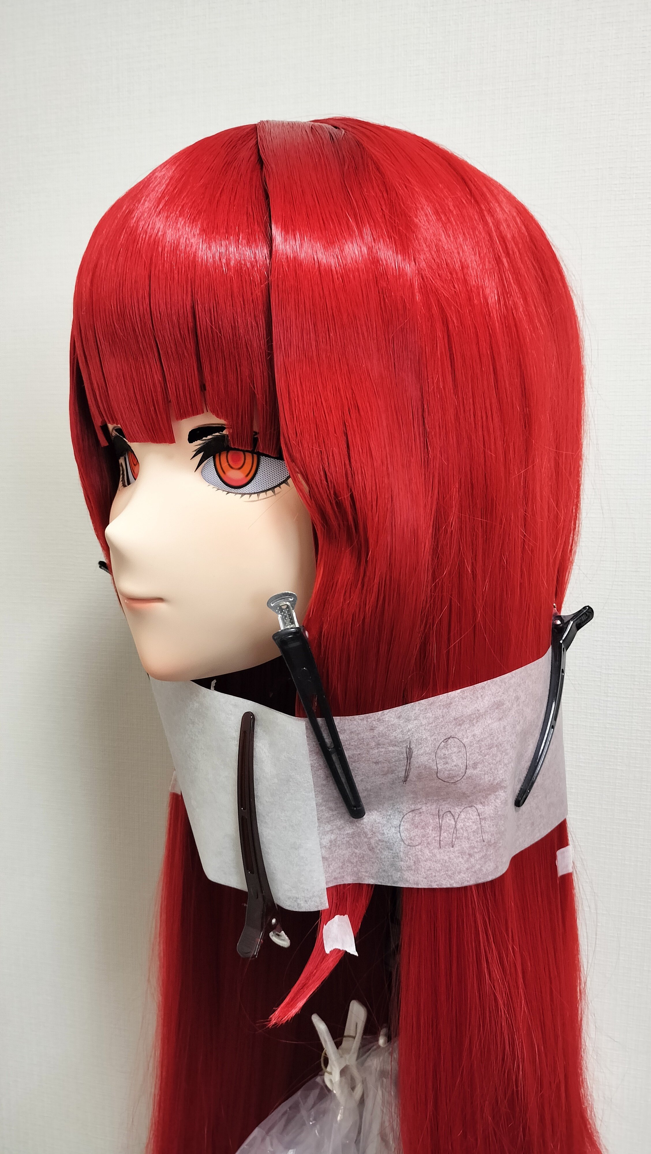 美少女着ぐるみマスク(既製品)の、目穴拡大加工とウィッグカット 美少女着ぐるみマスク(既製品)の、目穴拡大加工とウィッグカット