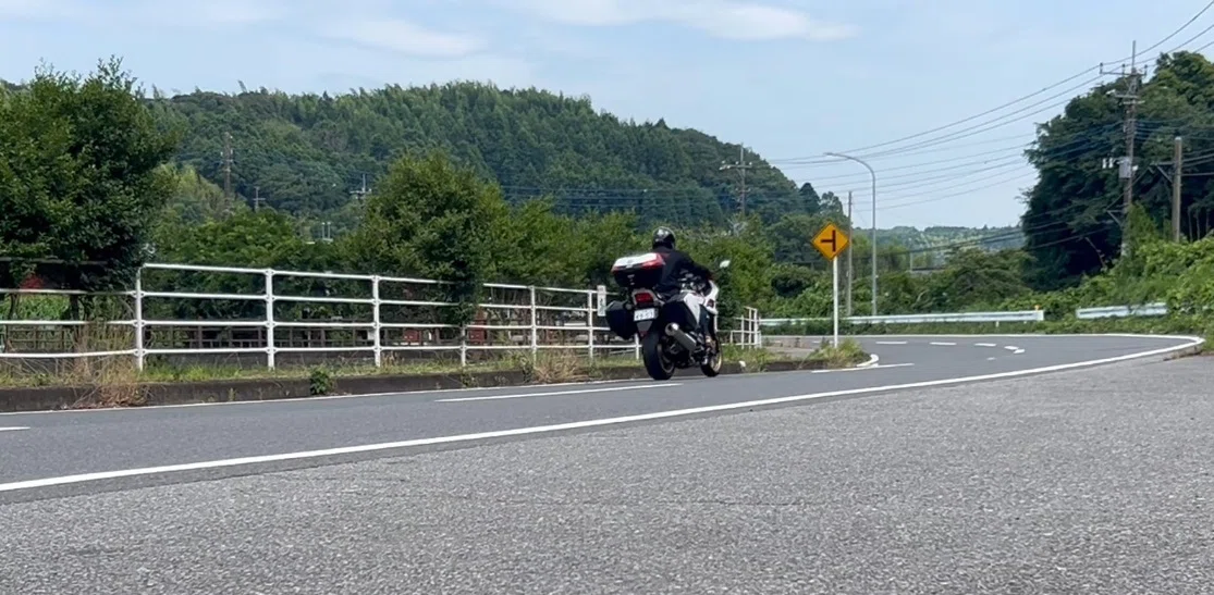 高滝ダムで走る温風ヒーター(笑)｜Rokuichi Rider