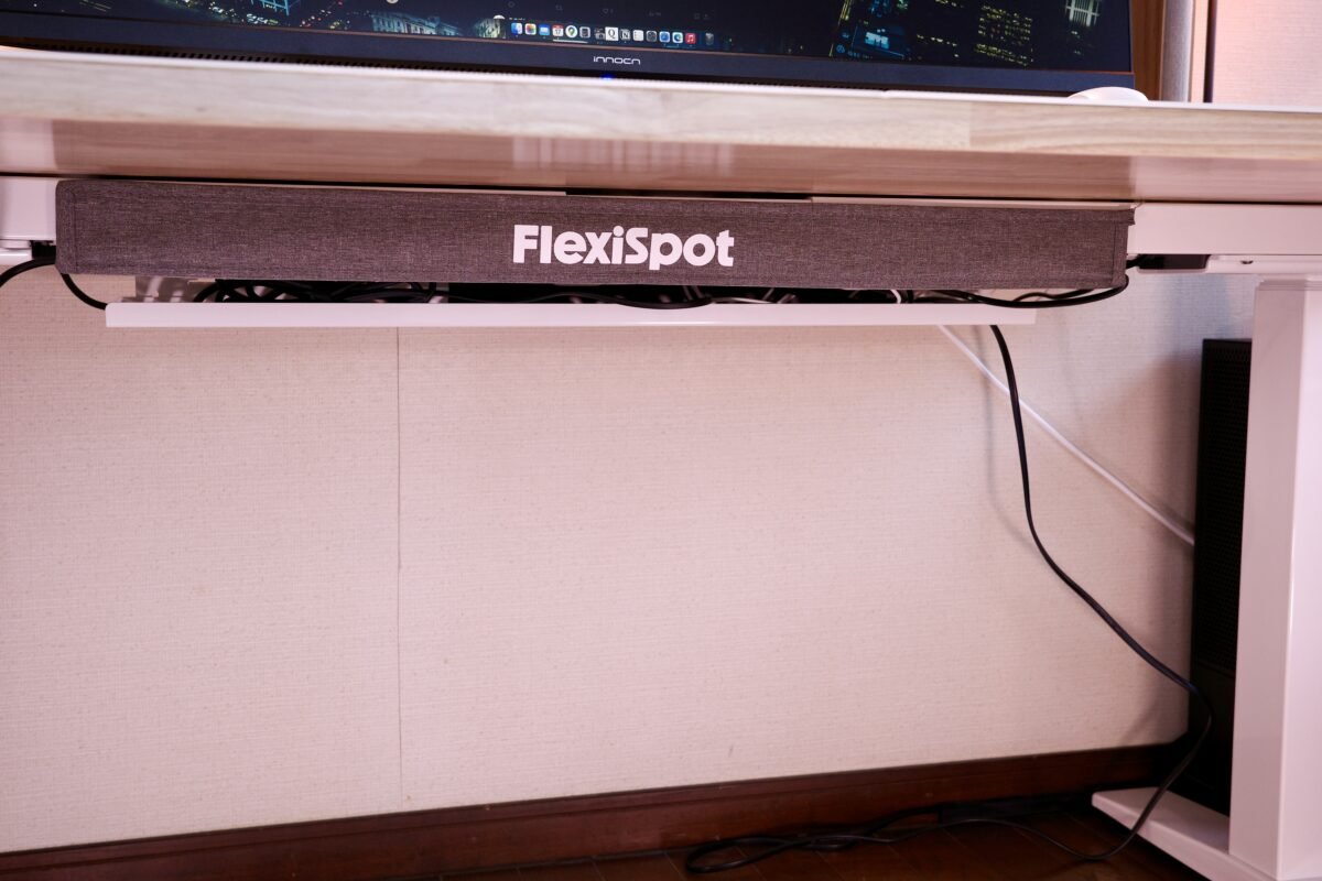 FlexiSpot E7Hレビュー：耐荷重160kg！最強の安定感を誇る電動昇降デスク！｜ケイカク