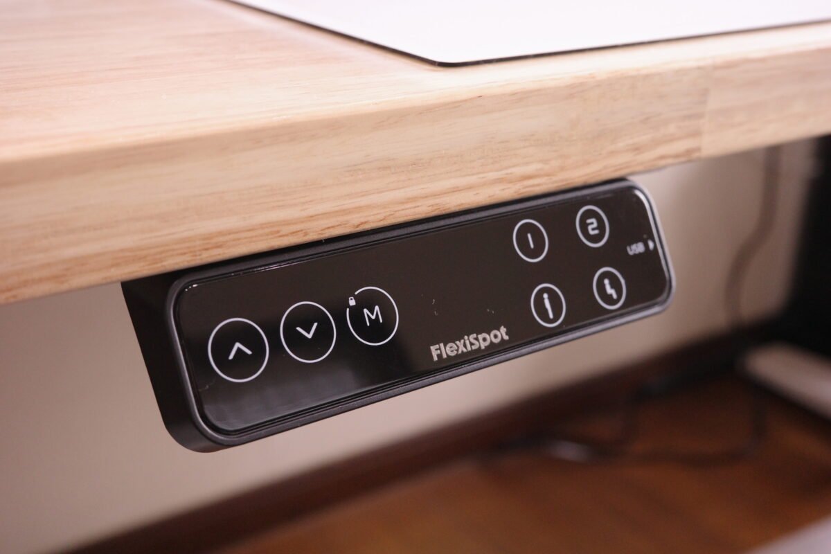 FlexiSpot E7Hレビュー：耐荷重160kg！最強の安定感を誇る電動昇降デスク！｜ケイカク