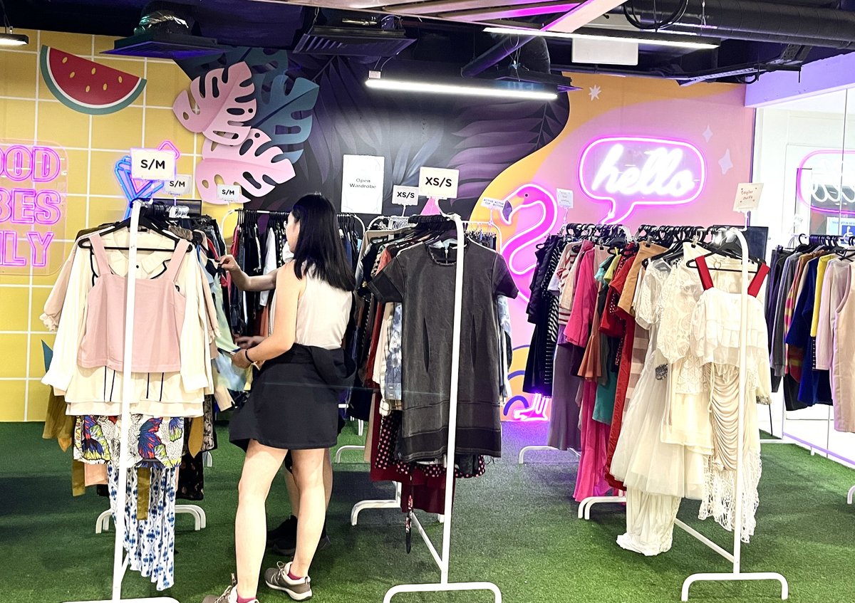 シンガポールの黄色いリサイクル箱。循環ファッションを目指すCloopの明るい取り組み｜わん吉