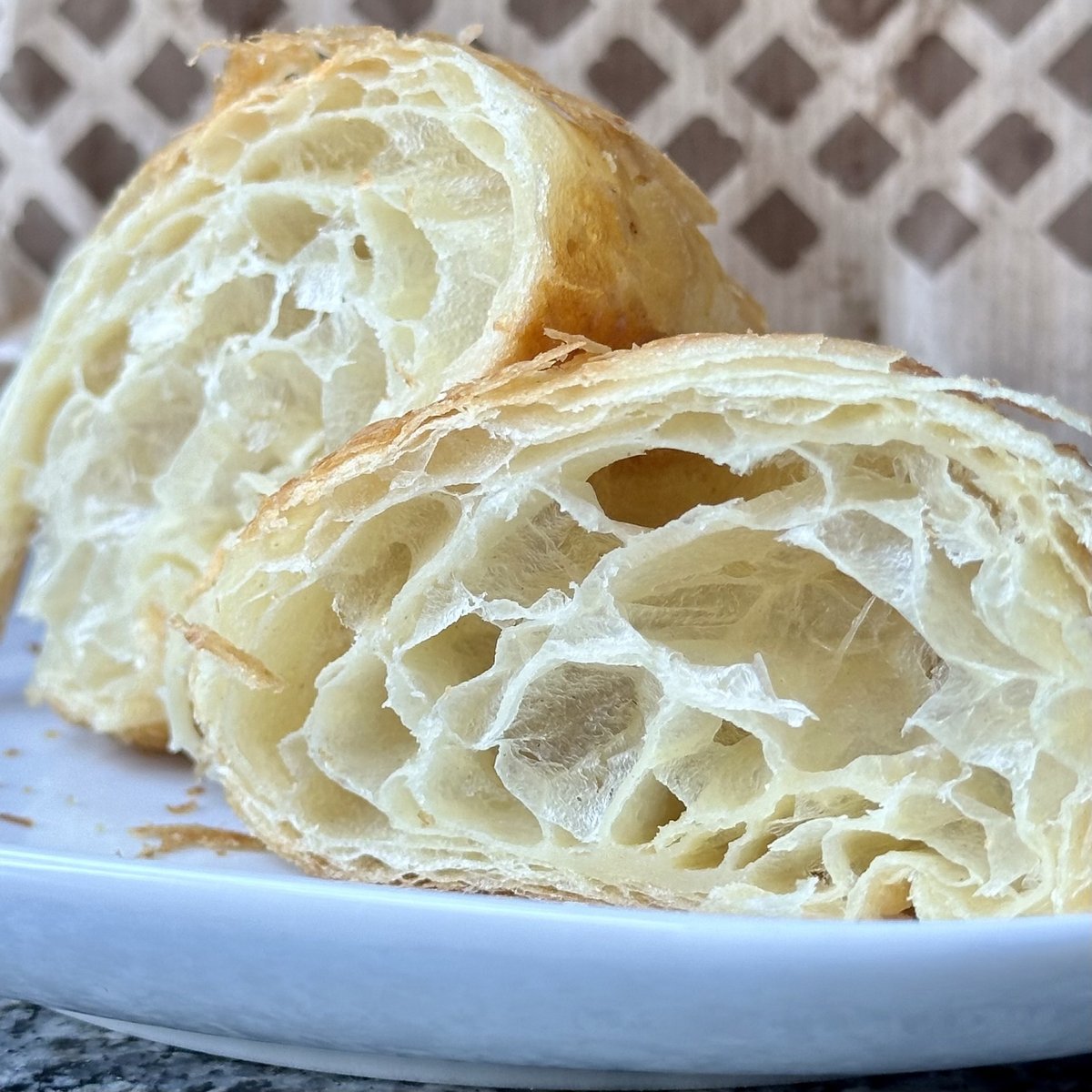 オランダのスーパーのクロワッサン食べ比べ｜ted.otani