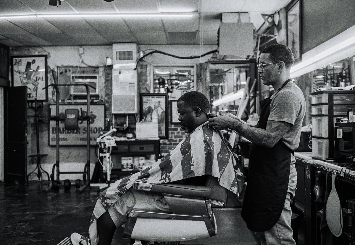 星条旗とBarber Shop｜MOJA MOJA