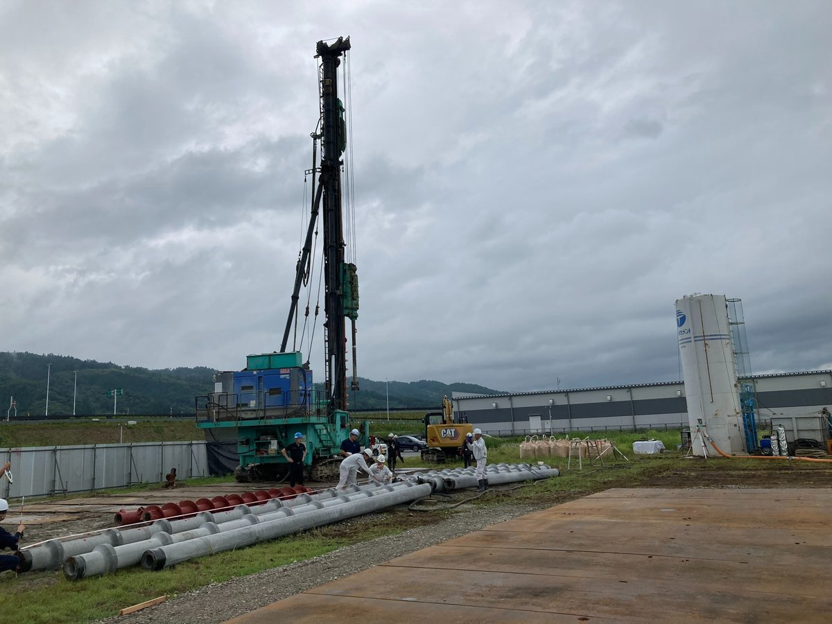 農水省SBIRフェーズ3基金事業の統合実証工場の杭打ちがスタート｜松田祐樹＠MD-Farm