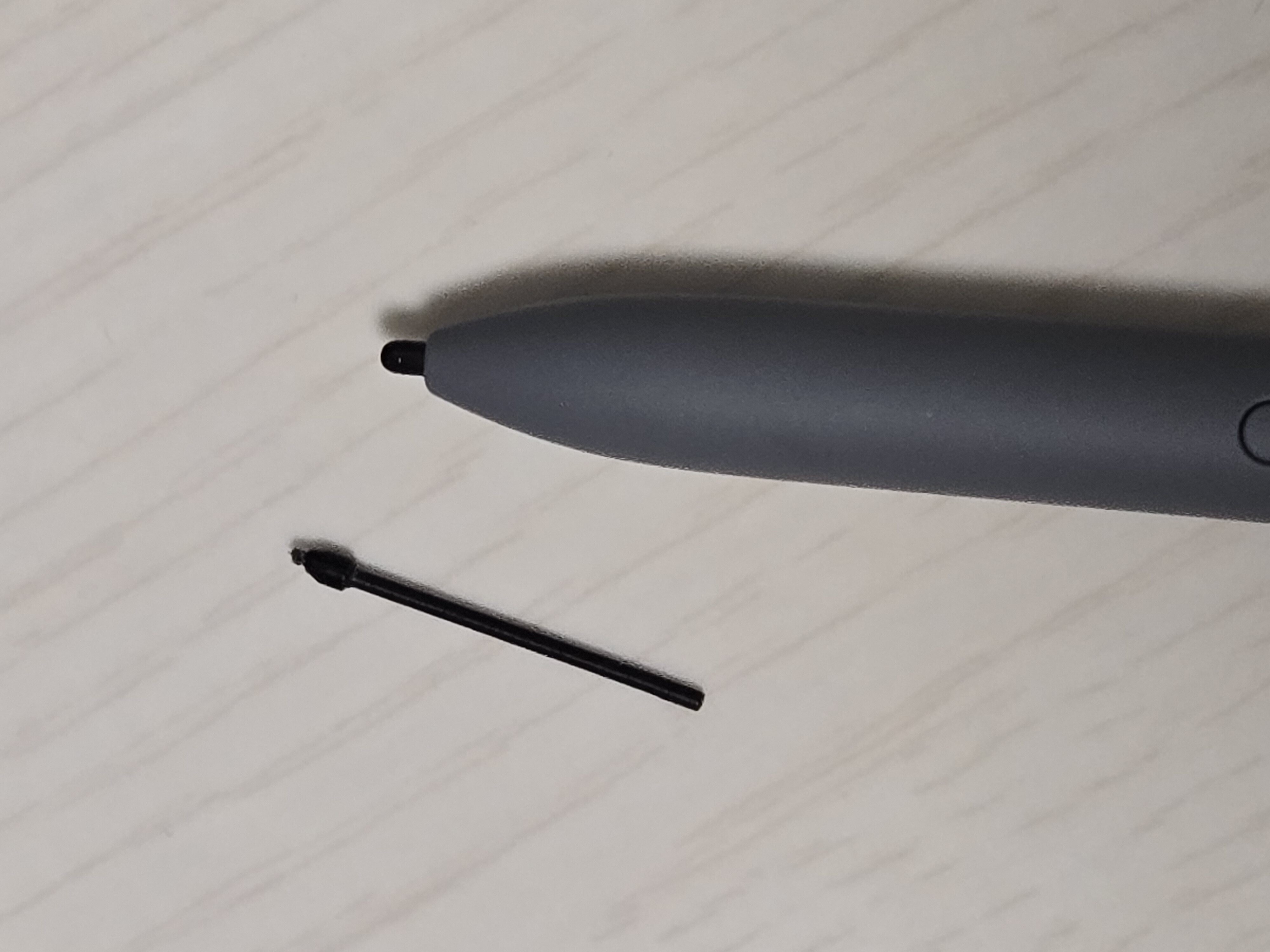 Galaxy Tab9 FE のSペンにはWacom Oneの替芯が使える|そら Galaxy Tab9 FE のSペンにはWacom Oneの替芯が使える|そら