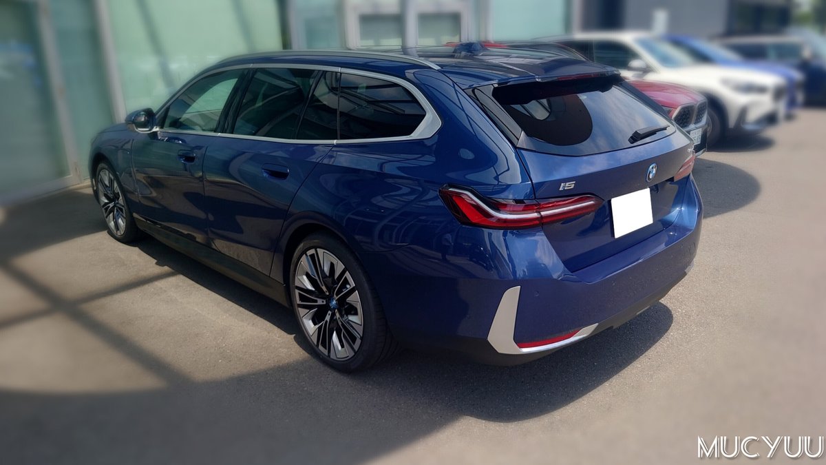BMW i5 eDrive 40 Touring Excellenceを体感する事ができました 革新のステーションワゴン｜夢の車夢のドライブ 夢中書店