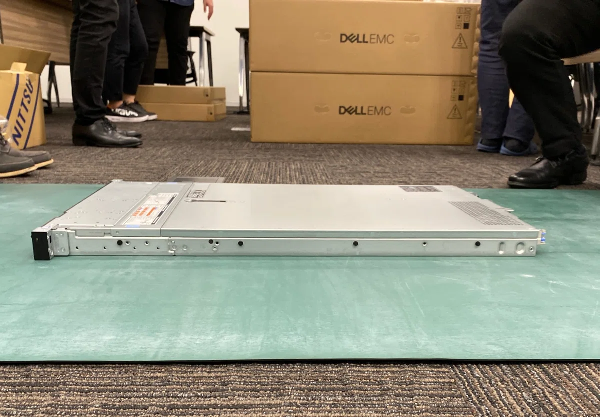 【2020年9月30日掲載】[Isilon] DELL EMC PowerScale F200が届きました｜株式会社ブロードバンドタワー