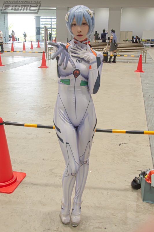 【C104】コスプレ写真レポート②『エヴァ』『学マス』『ウマ娘』『NIKKE』『崩壊：スターレイル』『2.5次元の誘惑』『涼宮ハルヒの憂鬱』『チェンソーマン』など！2日目（2024年8月12日 ...