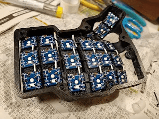 【自作キーボード Charybdis Mini】 キーマトリクス関連のハンダ作業｜punyoon