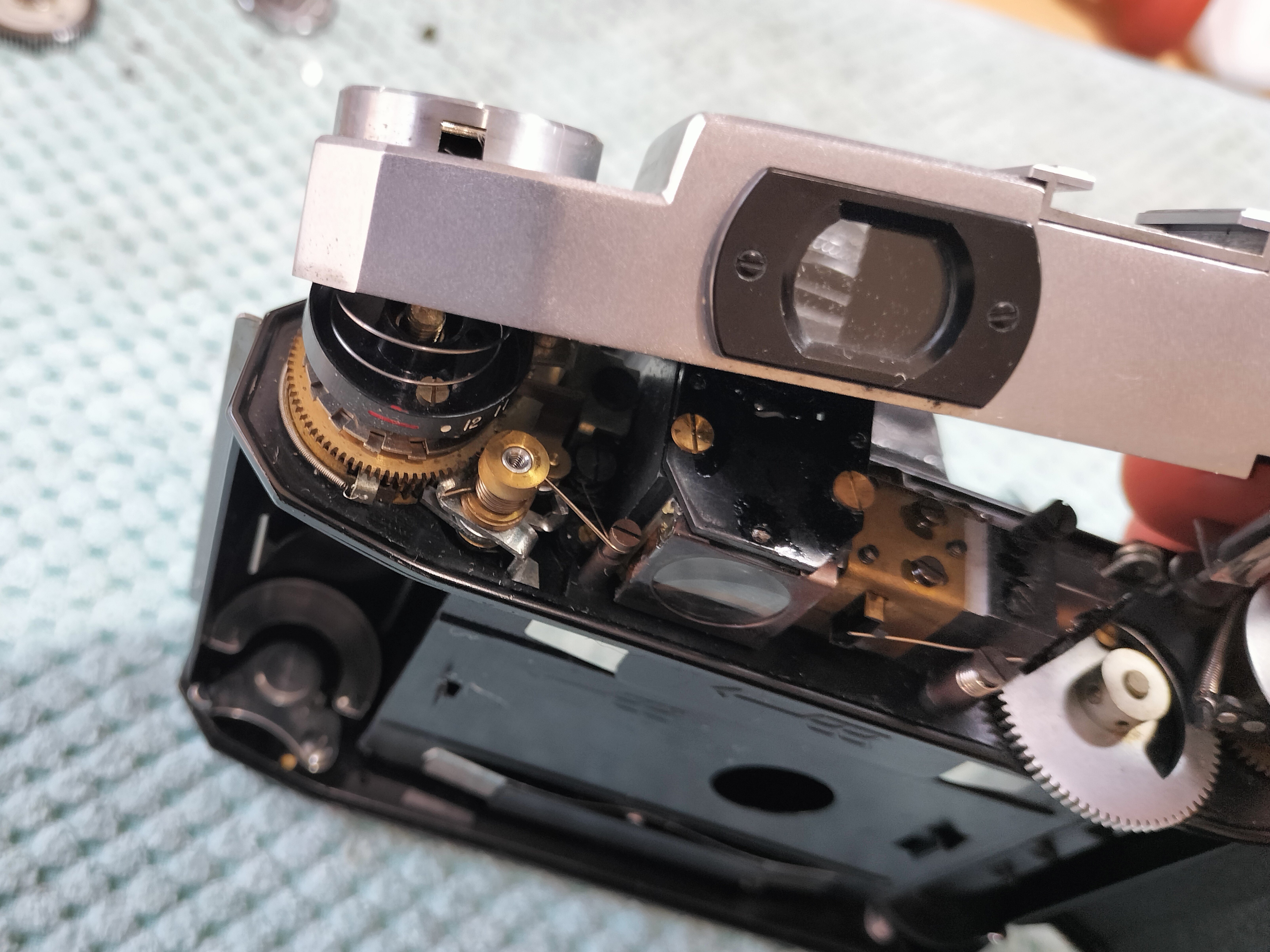 マミヤシックス オートマットの分解|フィルムカメラ修理の マミヤシックス オートマットの分解|フィルムカメラ修理の
