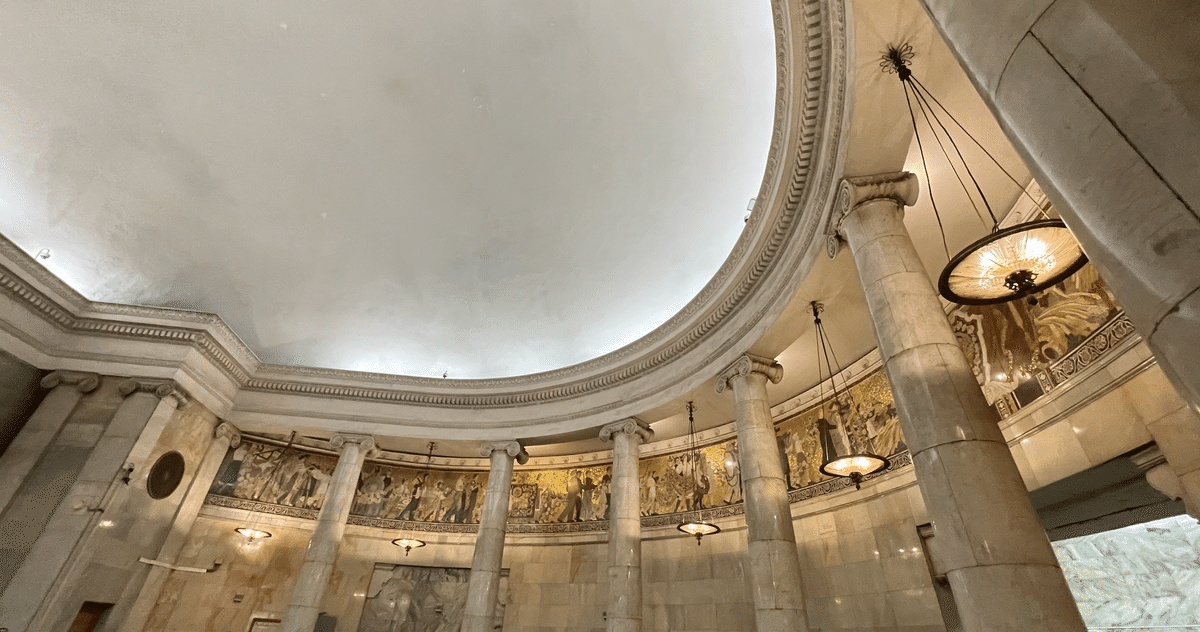 美しいモスクワの地下鉄の駅 キエフスカヤ(環状線)｜maria croissant