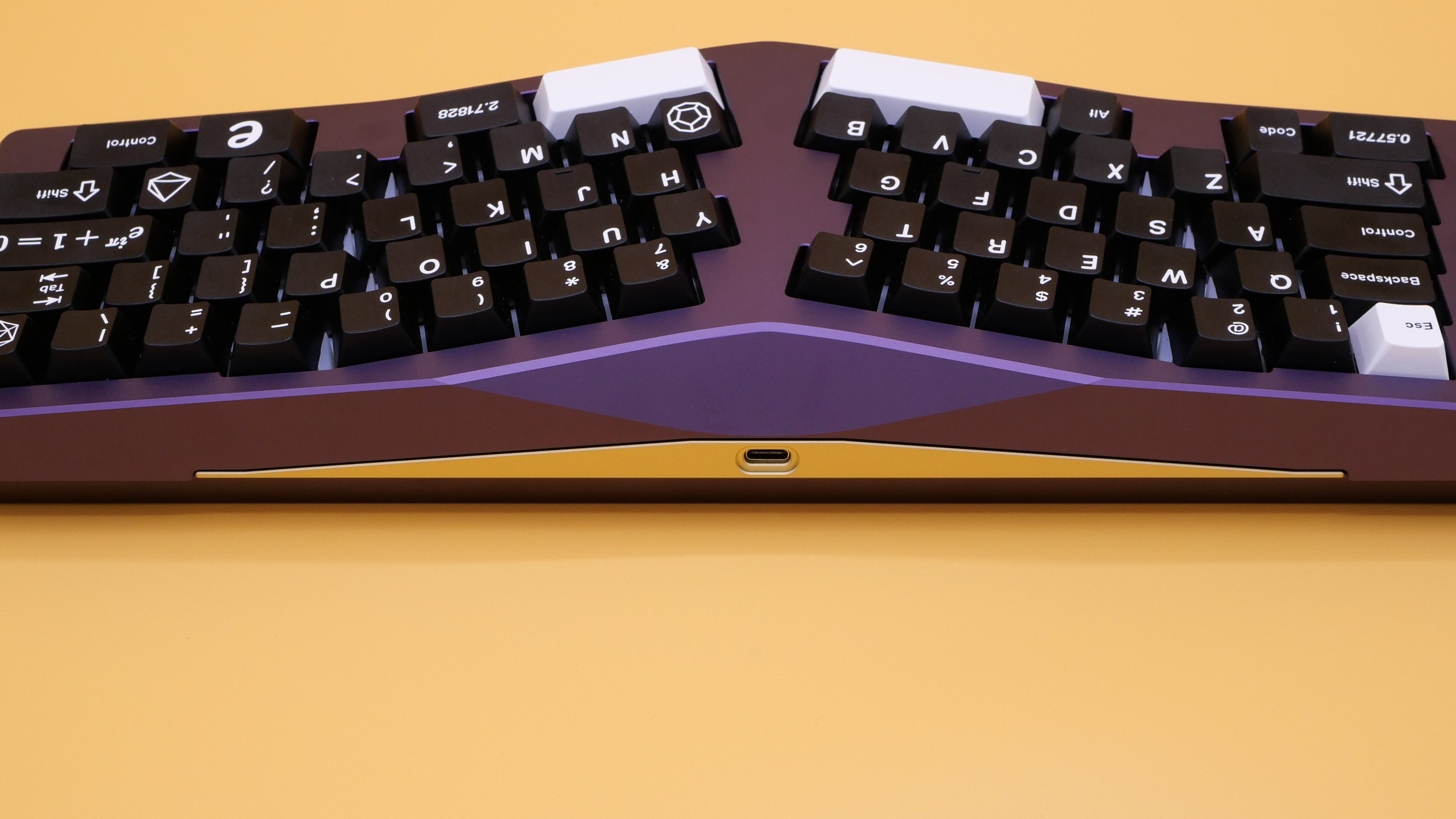 Neo Ergoによってキーボード戦争が一旦休戦。|LEMONΠ Neo Ergoによってキーボード戦争が一旦休戦。|LEMONΠ