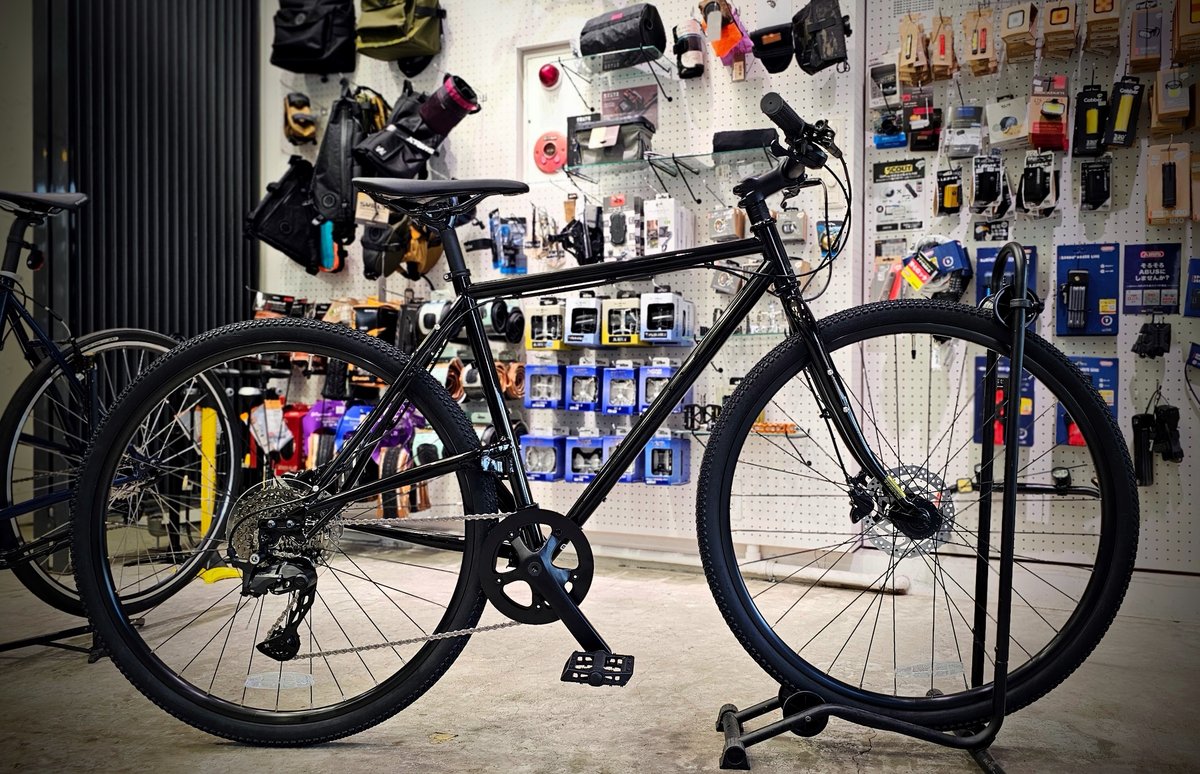 大人向けお洒落クロスバイク「narifuri CF02/ シーエフツー」日常使いから遊びまで楽しむカスタム自在の一台｜ほこりゆび