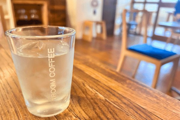 [取材]人気カフェ【1 ROOM COFFEE】で、あなたならどう過ごしますか？｜momoko／Webライター