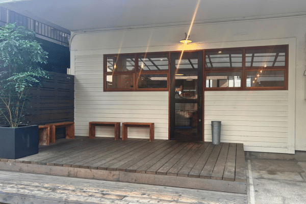 [取材]人気カフェ【1 ROOM COFFEE】で、あなたならどう過ごしますか？｜momoko｜シンプルに暮らすwebライター