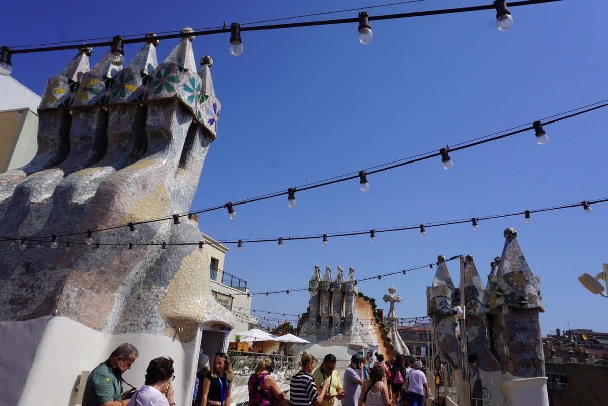 幻想的な建築美カサバトリョ【バルセロナ】｜Ikumi【世界旅行家】