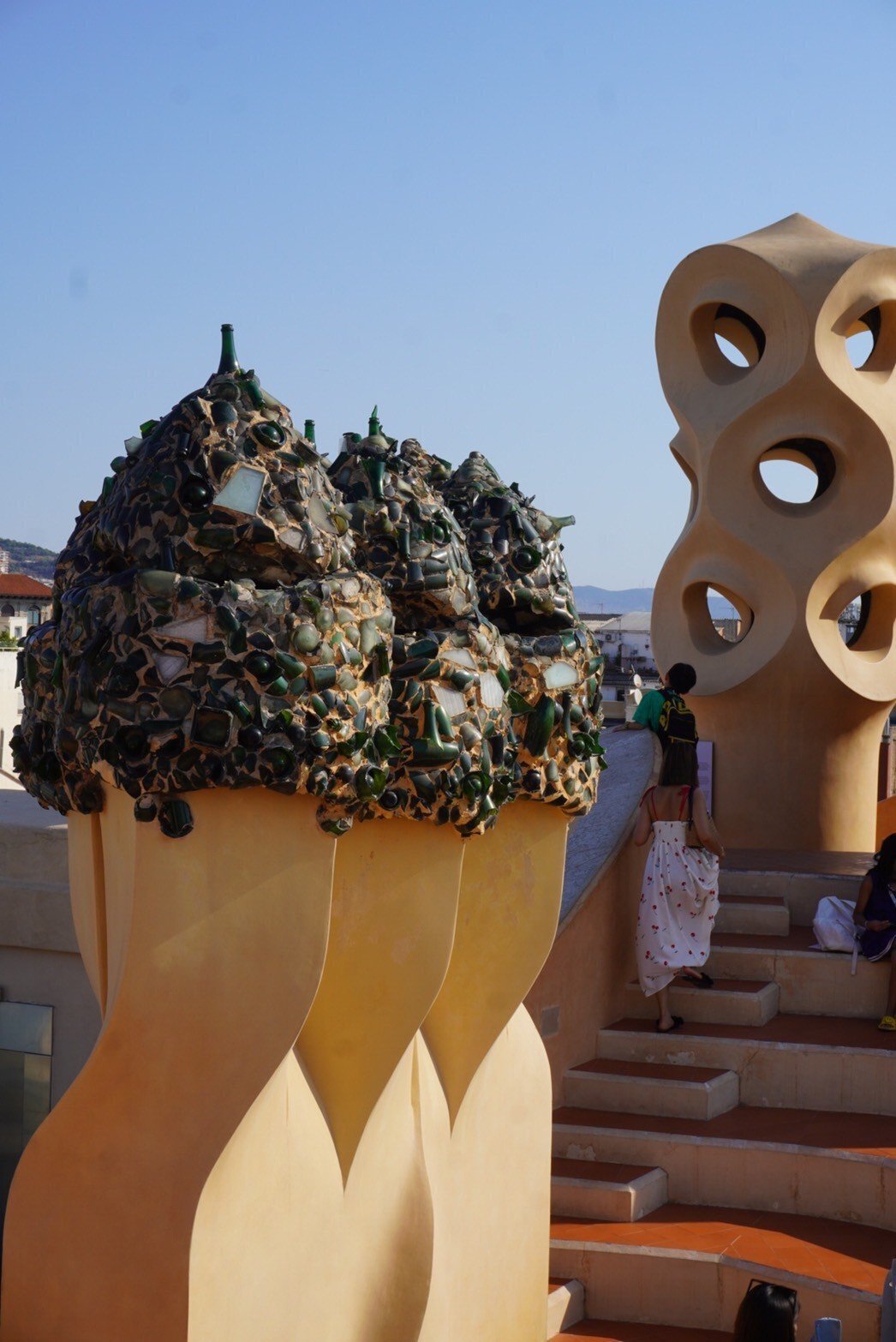 カサ・ミラ、曲線の魔法が息づくバルセロナの遺産【スペイン】｜Ikumi【世界旅行家】