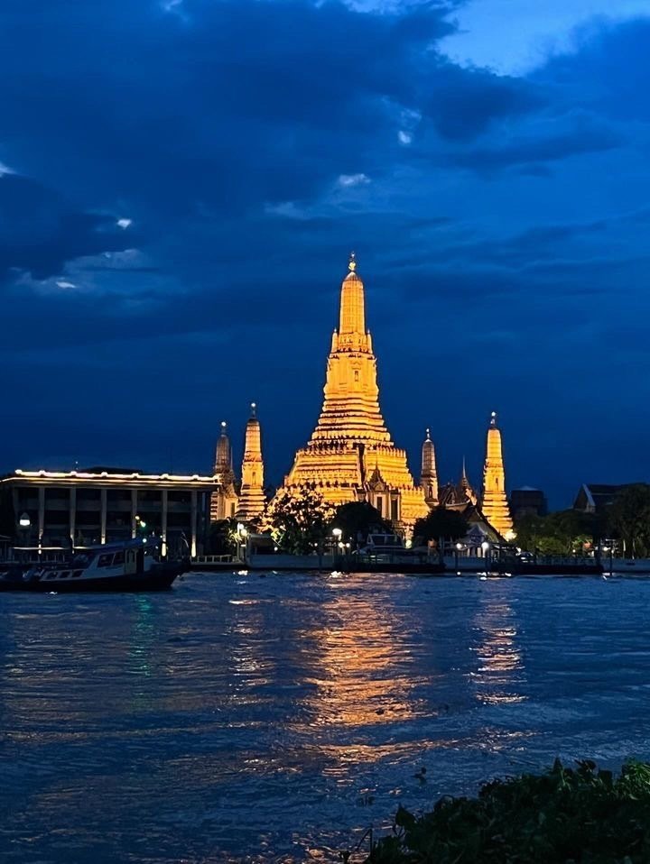 ワット・アルン (暁の寺) ｜ふたば